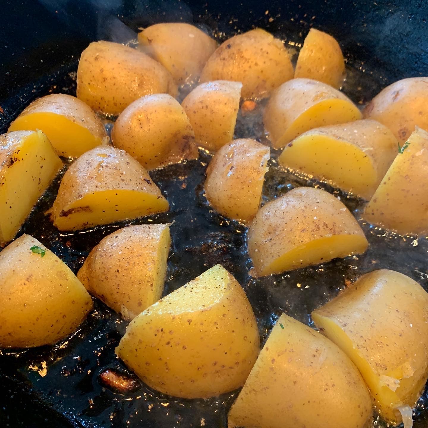 Hudson Table | CRISPY POTATO HASH WITH SPICY SAUSAGE